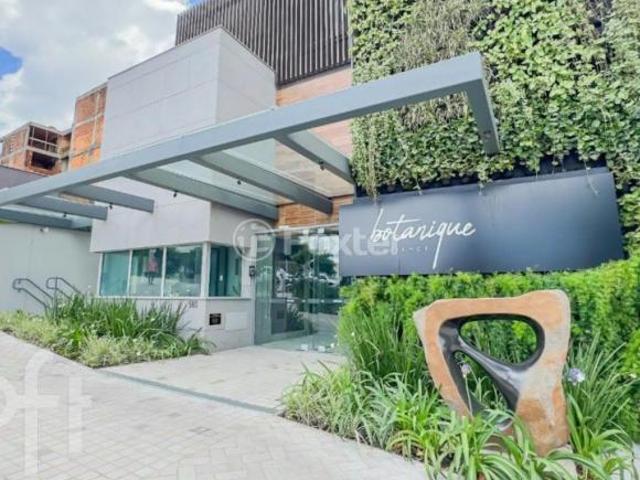 Apartamento, 3 dormitórios, 98 m², em Petrópolis