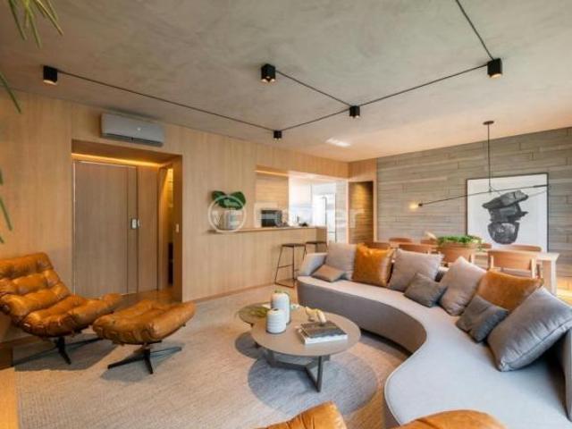 Apartamento, 3 dormitórios, 98 m², em Petrópolis