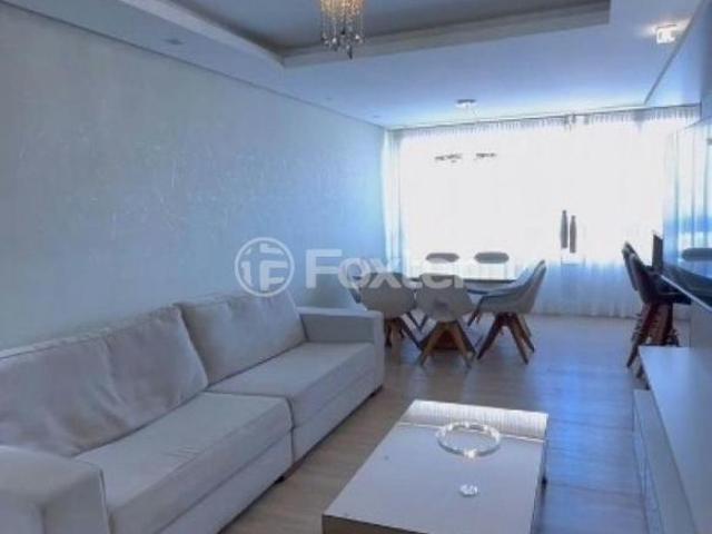 Apartamento, 3 dormitórios, 99 m², em Centro