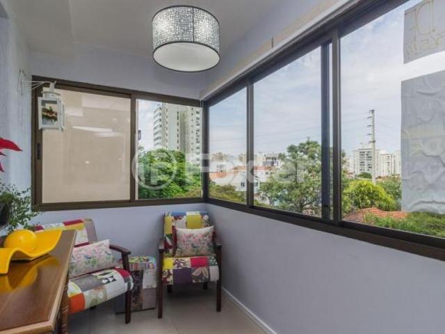 Apartamento, 3 dormitórios, 90 m², em Passo da Areia