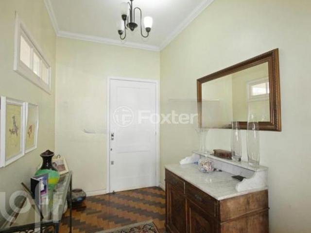 Apartamento, 3 dormitórios, 90 m², em Petrópolis