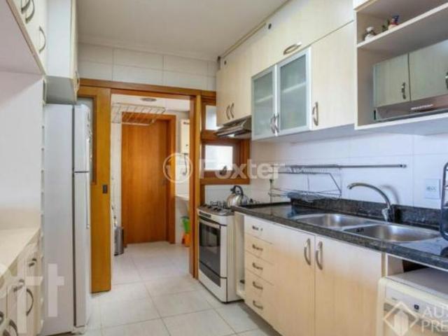 Apartamento, 3 dormitórios, 90 m², em Petrópolis