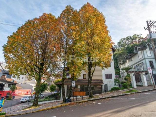 Apartamento, 3 dormitórios, 90.76 m², em Centro