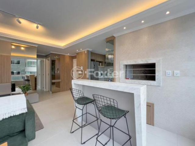 Apartamento, 3 dormitórios, 93 m², em Zona Nova