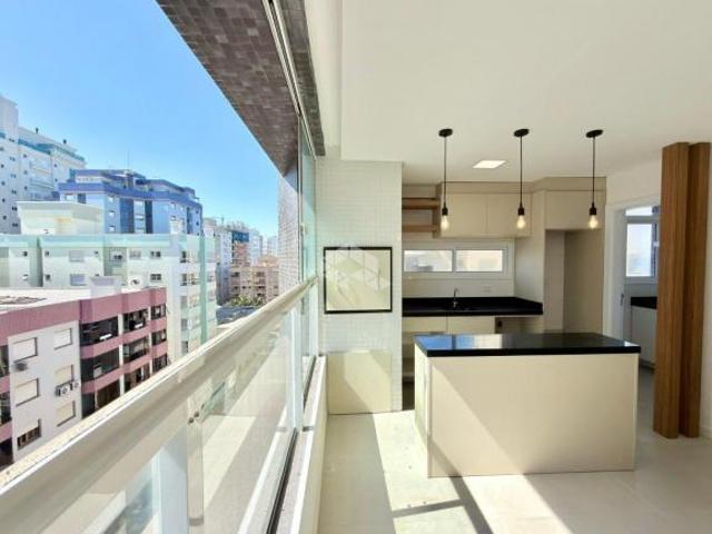 Apartamento 3 dormitórios/quartos, com sacada de frente e quartos com vista para o mar, 1 box/vaga d