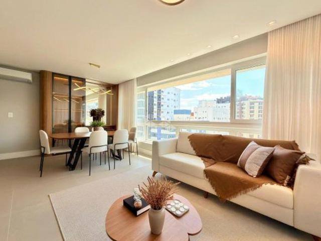 Apartamento 3 dormitórios/quartos, mobiliado e decorado, nunca habitado com 1 box/vaga de garagem na