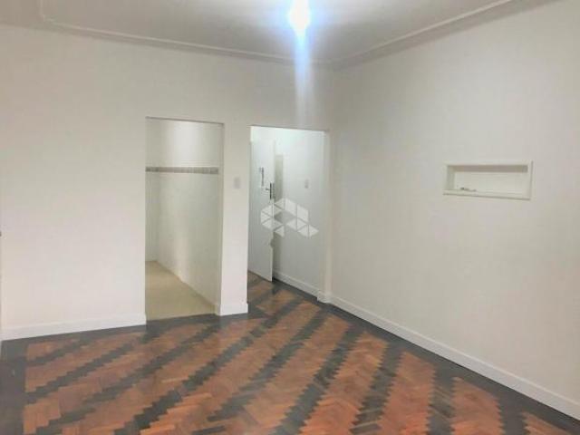 Apartamento 3 dormitórios/Quartos. Sacada sala e Quarto. 86 m² no bairro Floresta, Porto Alegre, RS