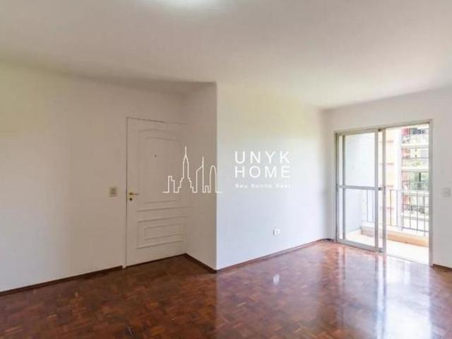 Apartamento 3 dorms reformado com varanda em localização privilegiada da Vila Madalena