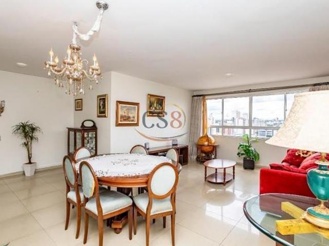 Apartamento 3 Quartos, 03 banheiros com 142m² e 2 Vagas no Centro de Curitiba | Andar Alto, Face Nor