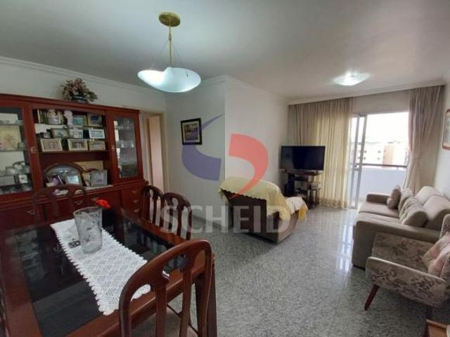 Apartamento 3 quartos, 1 suíte, 2 vagas e depósito. Aceita pet. Edifício com lazer e segurança