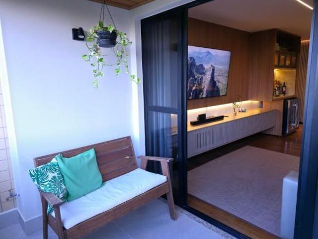 Apartamento 3 quartos, 1 suíte na SQN 111, Asa Norte, reformado com vista livre