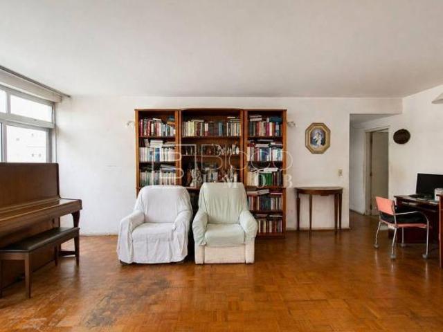 Apartamento 3 quartos 1 suíte original Asa Sul