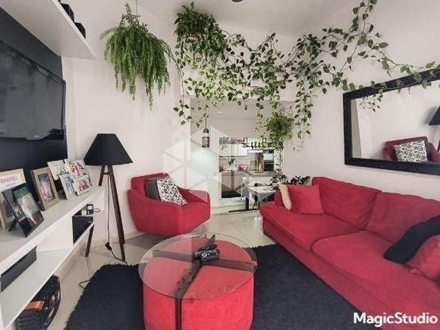 Apartamento 3 quartos, 1 suíte, sacada com churrasqueira, vaga dupla coberta,Pedra Redonda, Porto A