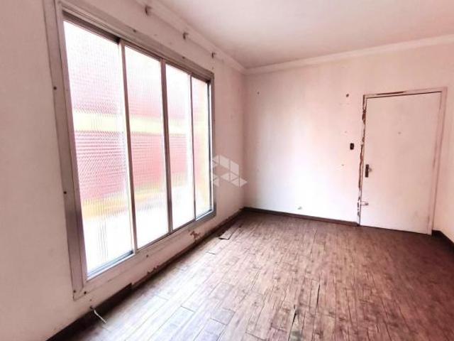 Apartamento 3 quartos 2º andar, para reforma no Bairro Navegantes