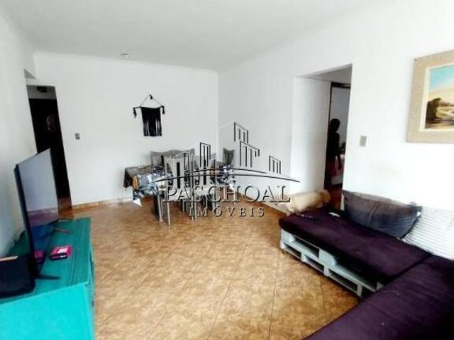 Apartamento 3 quartos, 2 banheiros. Frente rua. Boqueirão