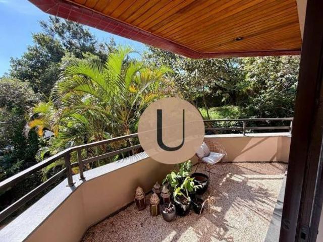 APARTAMENTO 200 m2, 3 QUARTOS, 2 SUÍTES, RECÉM REFORMADO! 4 VAGAS + DEPÓSITO, LAZER! PANAMBY!