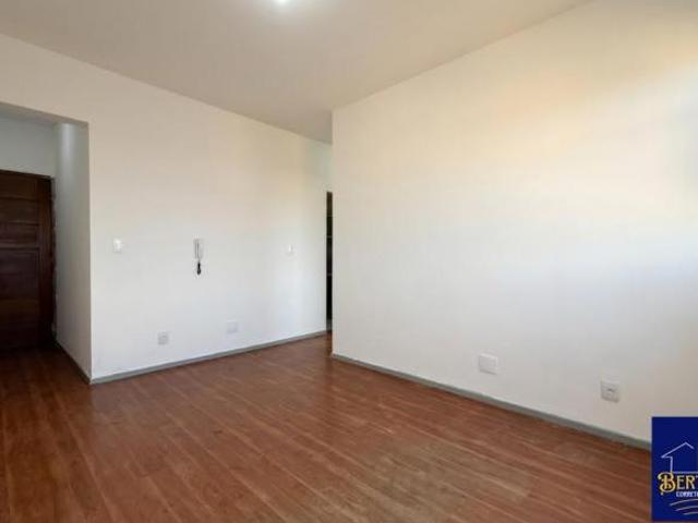 Apartamento 3 quartos, 77m², 1 vaga coberta, andar alto e com portaria física, no Carlos Prates