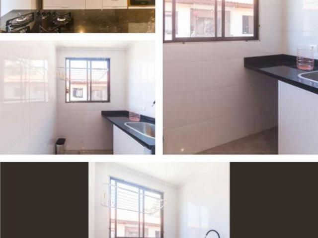 Apartamento 3 quartos, cozinha planejada nova, sacada e garagem coberta