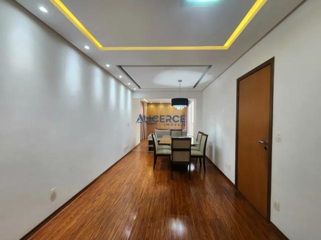 Apartamento à venda de 3 quartos com elevador e garagem no Centro!