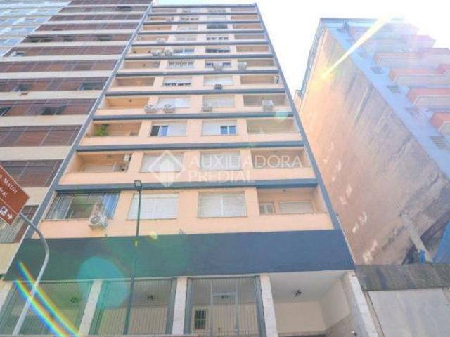 Apartamento 3 quartos com sacada a venda junto a Catedral, no Centro Histórico