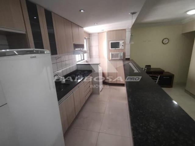 Apartamento 3 quartos com sacada á vendo no Centro da Cidade