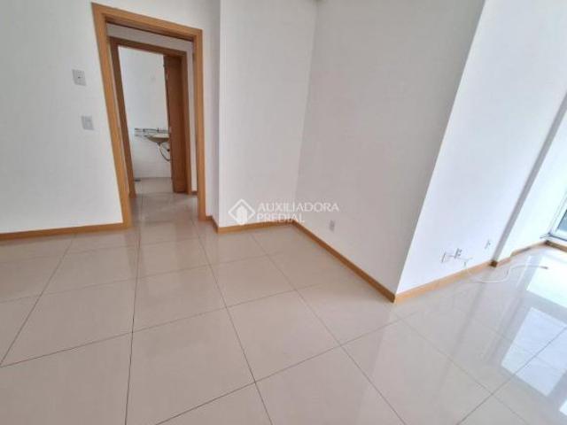 Apartamento com 72,18² privativos, 3 quartos com 1 suíte no bairro Cristal