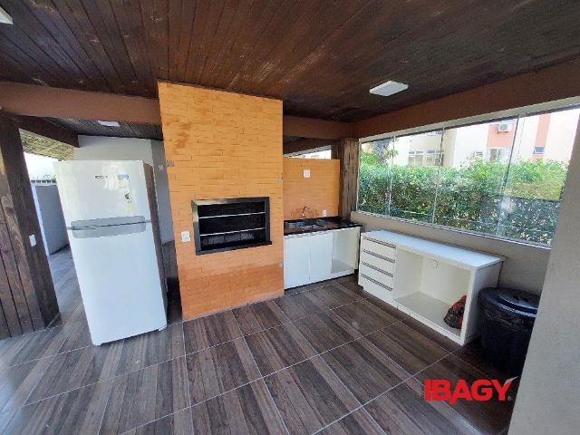Apartamento 3 Quartos Carvoeira 91m²