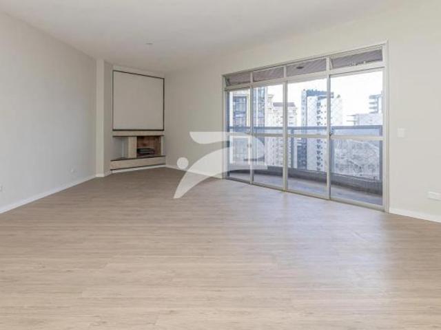 Apartamento 3 Quartos Agua Verde 189m²