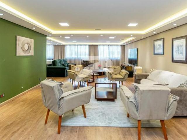 Apartamento 3 Quartos Agua Verde 212m²