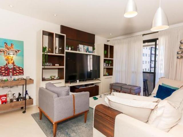 APARTAMENTO | 3 quartos e 2 Vagas de Garagem | Água Verde