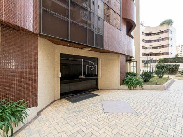 APARTAMENTO 3 QUARTOS E 2 VAGAS PARALELAS NO BATEL