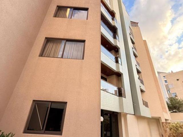 Apartamento 3 quartos e duas vagas em excelente localização