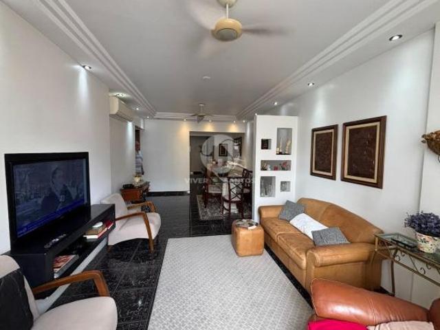 Apartamento 3 quartos e garagem fechado próximo a praia da Pompéia Santos/SP