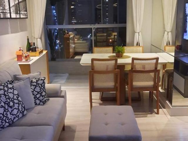 Apartamento 3 Quartos Lindíssimo. Reformado e em quadra muito tranquila