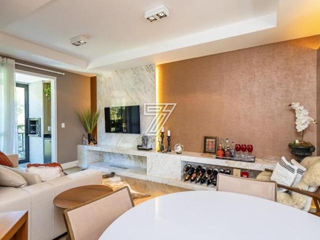 Apartamento 3 quartos no Centro Cívico