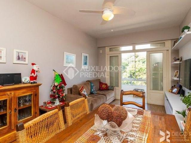 Apartamento 3 quartos, sol da manhã, sacadão, frente a Redenção