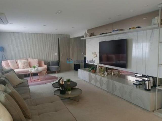 Apartamento 3 quartos sendo 3 suítes e 4 vagas de garagem