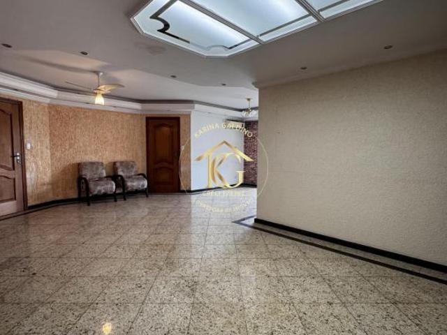 Apartamento 3 quartos sendo 1 suíte Canto do Forte
