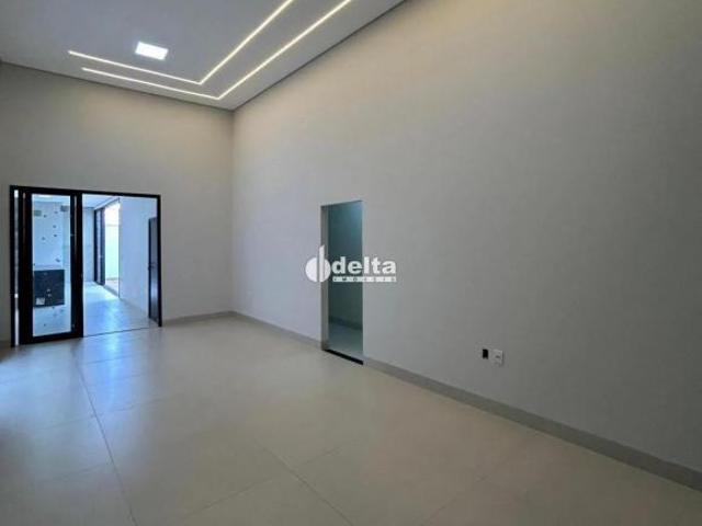 Apartamento 3 quartos sendo 1 suíte disponível para venda no bairro Alto Umuarama em Uberlândia MG
