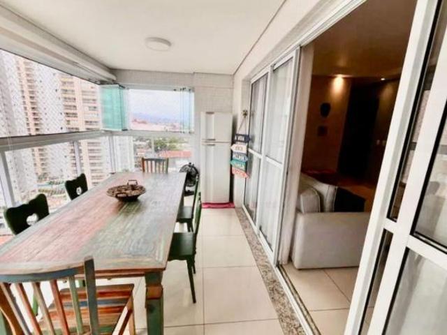 Apartamento 3 quartos, sendo 2 suites com churrasqueira, na ponta da praia