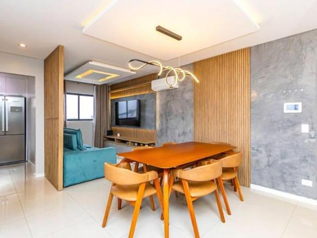 Apartamento 3 quartos, suíte, 96 m² privativos e 2 vagas cobertas Centro de São José dos Pinhais