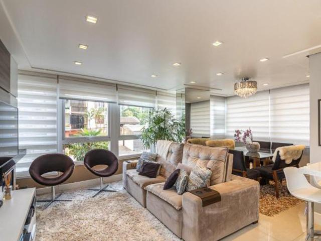 Apartamento 3 quartos transformado em 2 suítes, 1 suíte sacada, lareira, semimobiliado/decorado, chu