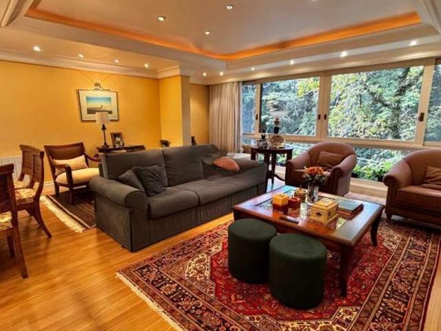 APARTAMENTO 3 SUÍTES