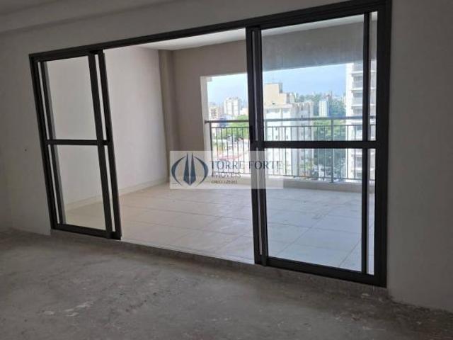 Apartamento 3 suítes | 129 m² | 2 vagas | Vista para piscinas | Tucuruvi