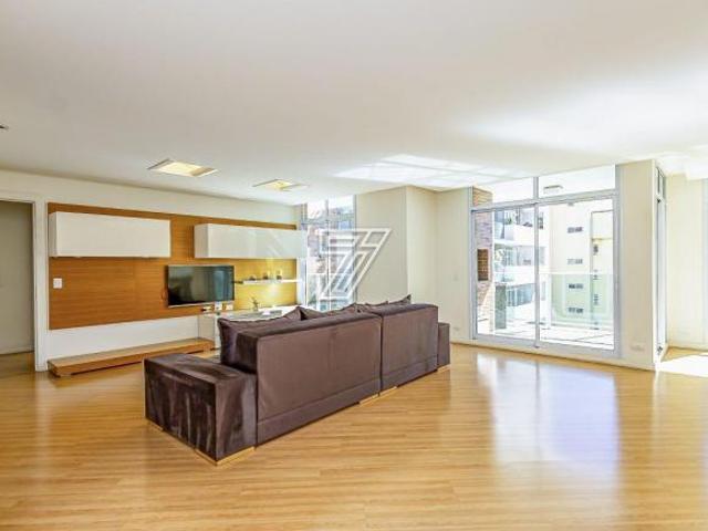 Apartamento 3 suítes, 2 vagas, face norte, 174m² privativos, padrão Hugo Peretti