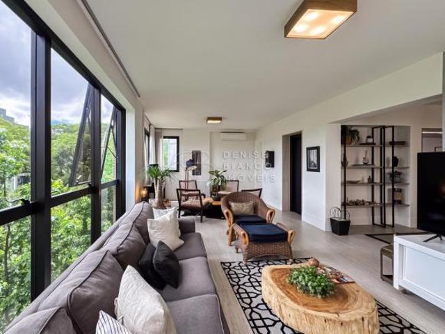 Apartamento 3 suítes, 3 vagas, no Bigorrilho