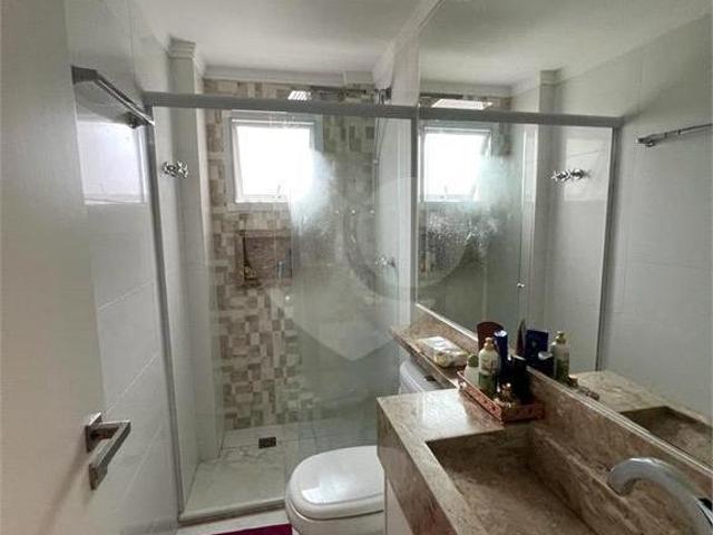 Apartamento 3 suítes alto padrão na quadra da praia à venda na Guilhermina Praia Grande