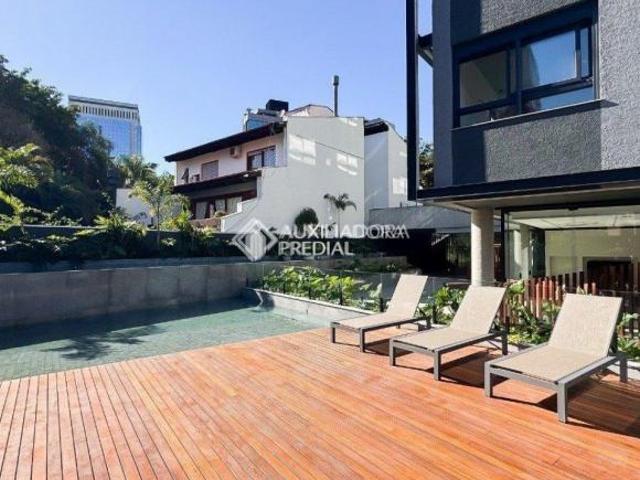 Apartamento 3 suítes dormitórios com suíte, 3 vagas no Bairro Petrópolis Porto Alegre/Rs