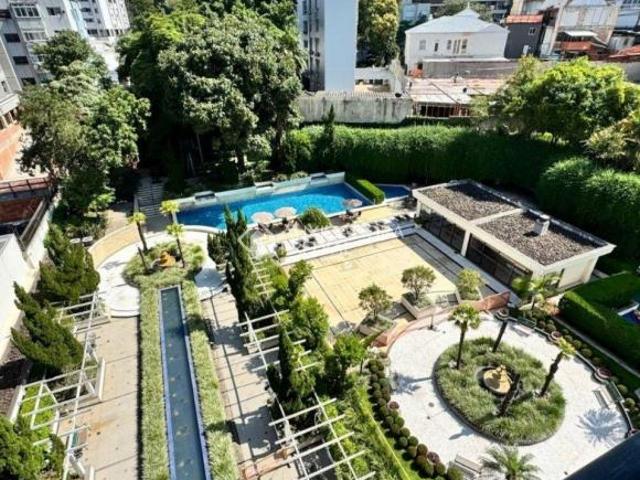 Apartamento 3 suítes e 3 vagas no Moinhos de Vento, Porto Alegre