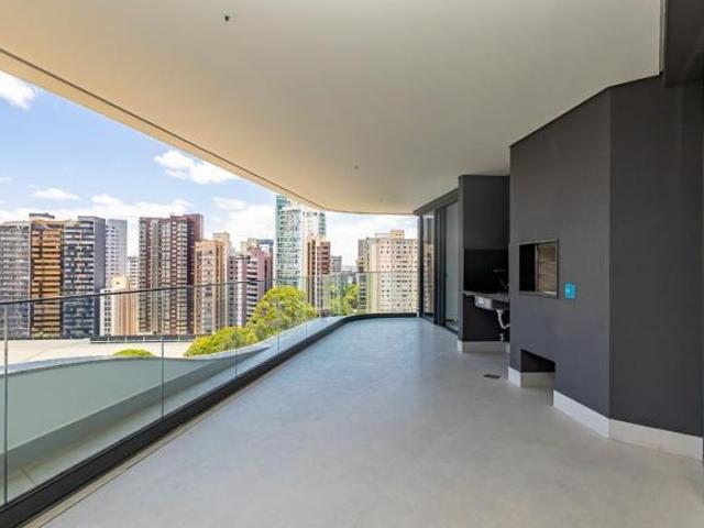 APARTAMENTO | 3 Suítes e 4 Vagas de Garagem | Água Verde